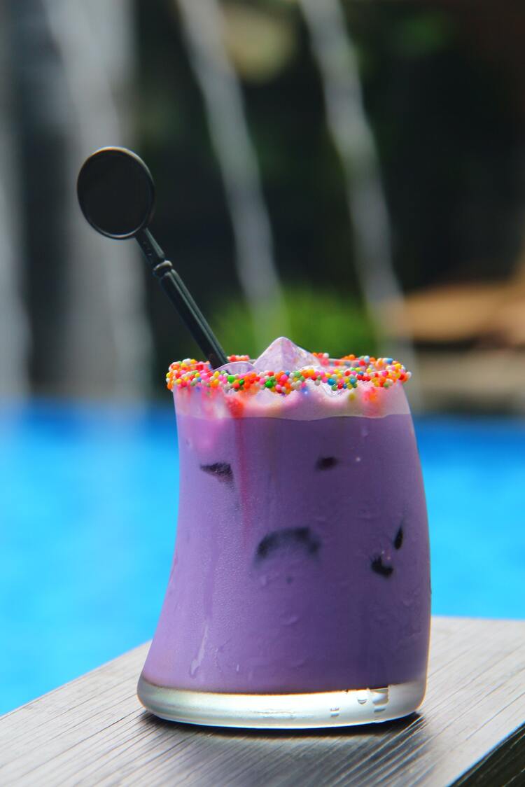 Taro Latte: Why You Need to Try this Purple Drink - Coffee & Tea Kingdom