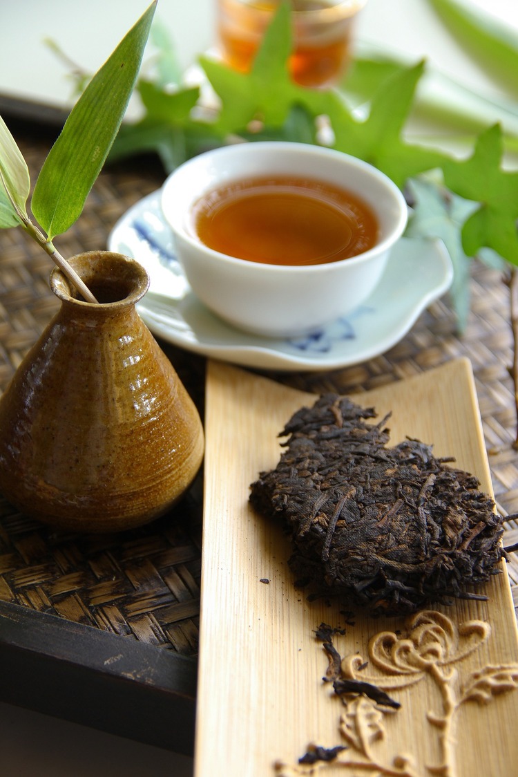 What Does Pu Erh Tea Taste Like? A Guide for Tea Lovers - Coffee & Tea ...