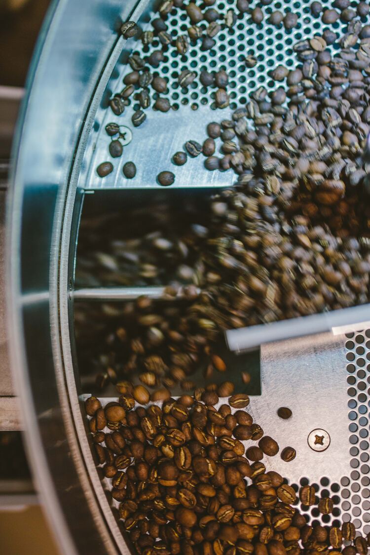 Coffee Roasting Stages: A Quick Guide for Beginners - Coffee & Tea Kingdom