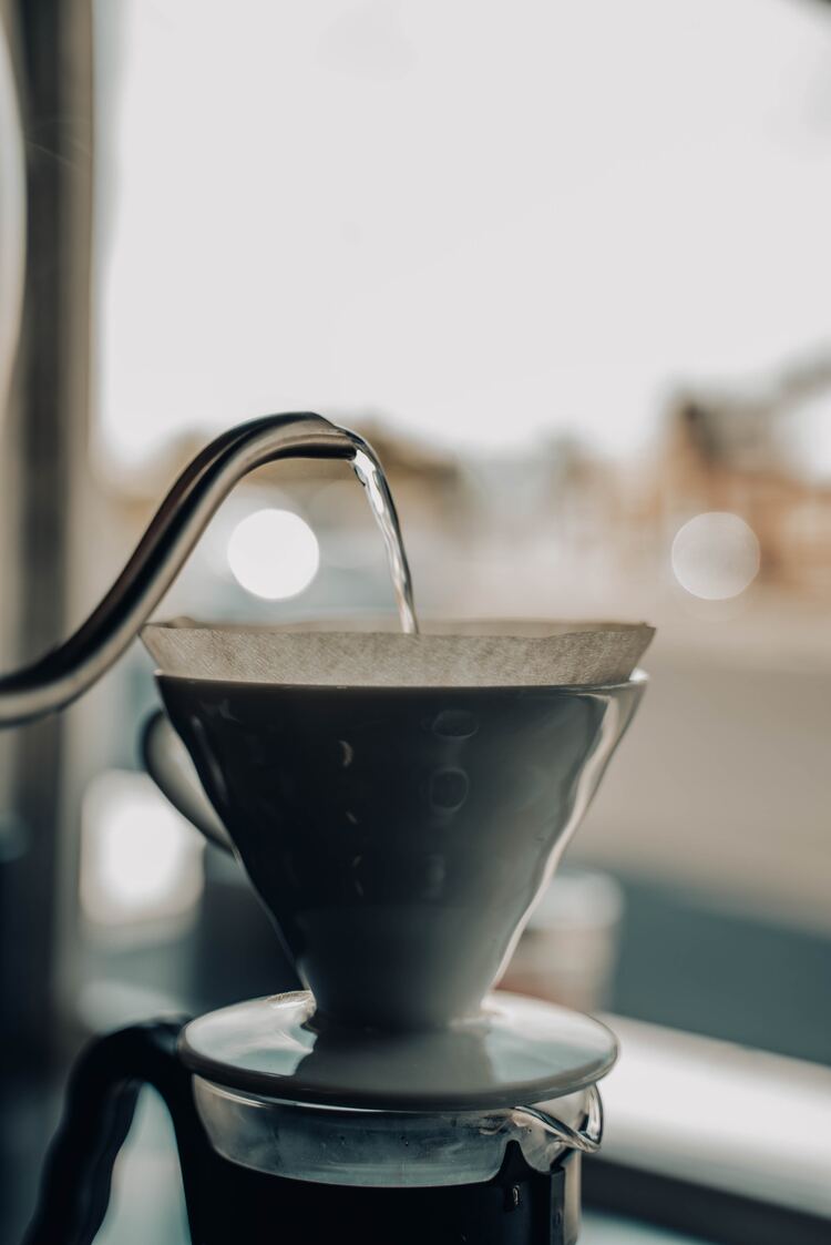 Hario V60 vs Kalita Wave: Which Pour Over Method is Right for You ...