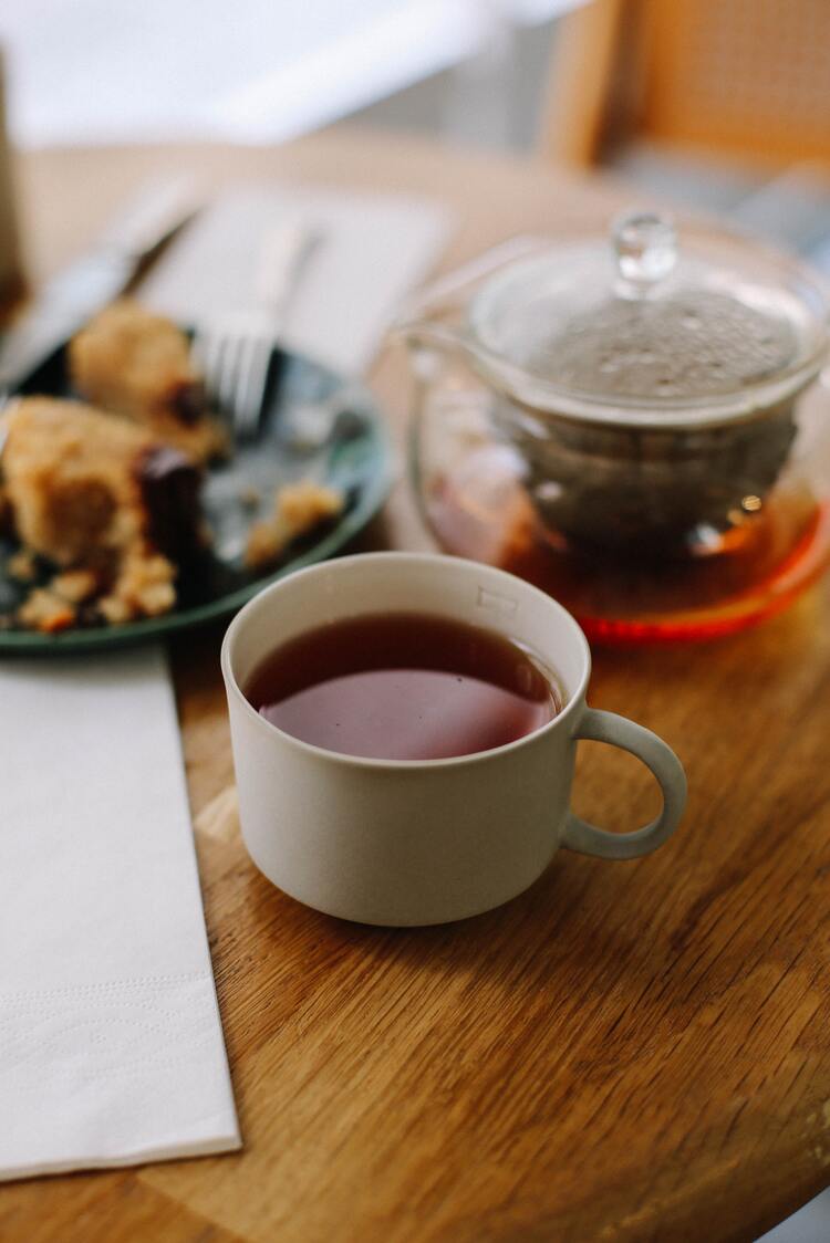 What Does Mamaki Tea Taste Like? Discovering This Hawaiian Herbal Tea ...